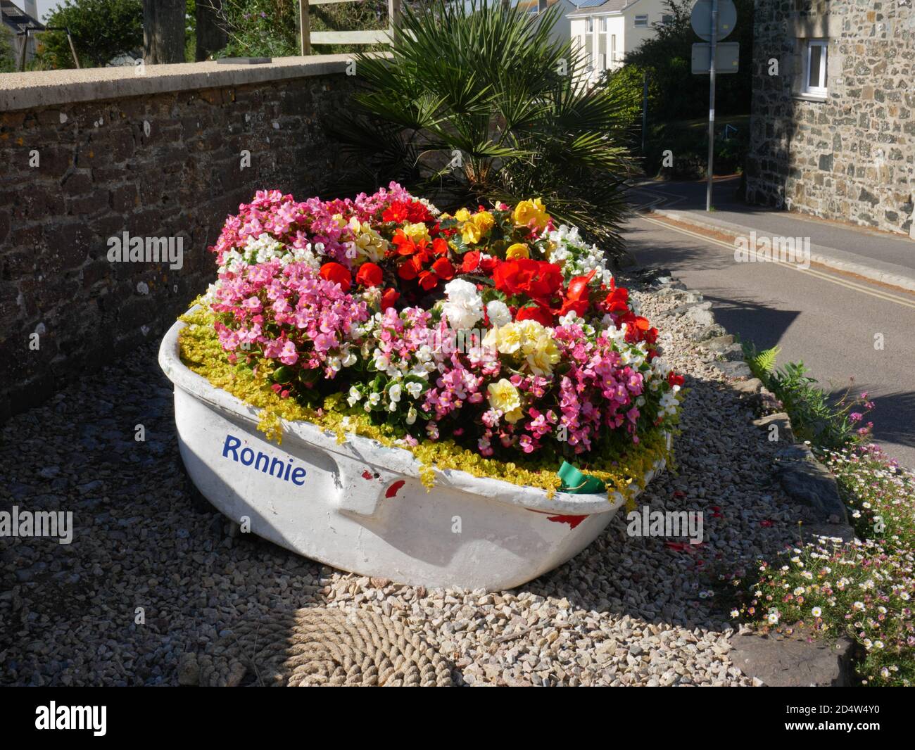 Boat planter hi-res stock photography and images - Alamy