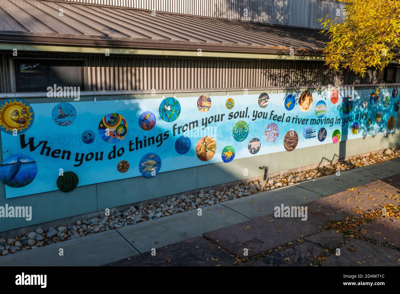 Mural painting group hi-res stock photography and images - Alamy