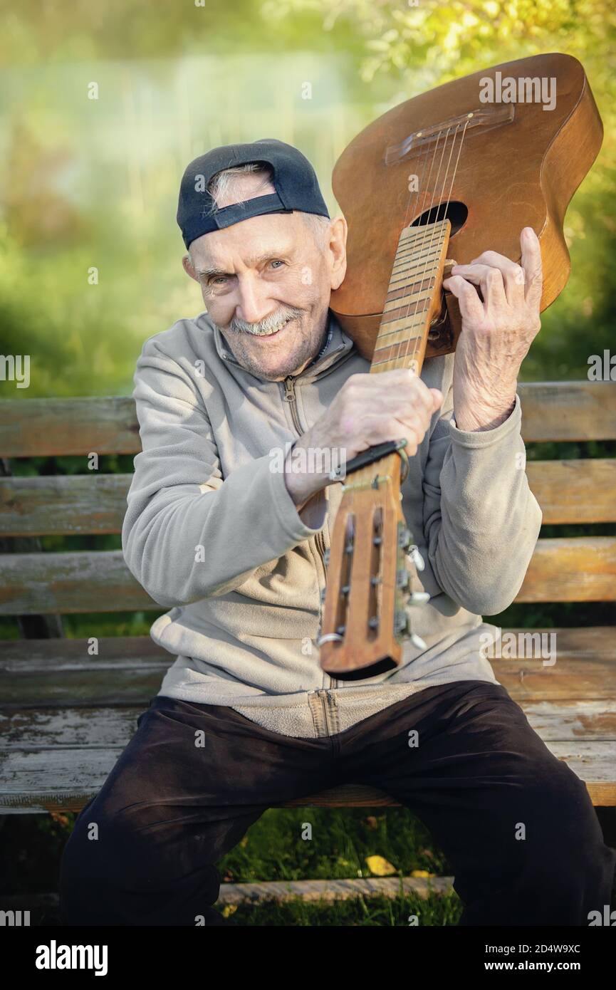 Mature male rocker hi-res stock photography and images - Alamy