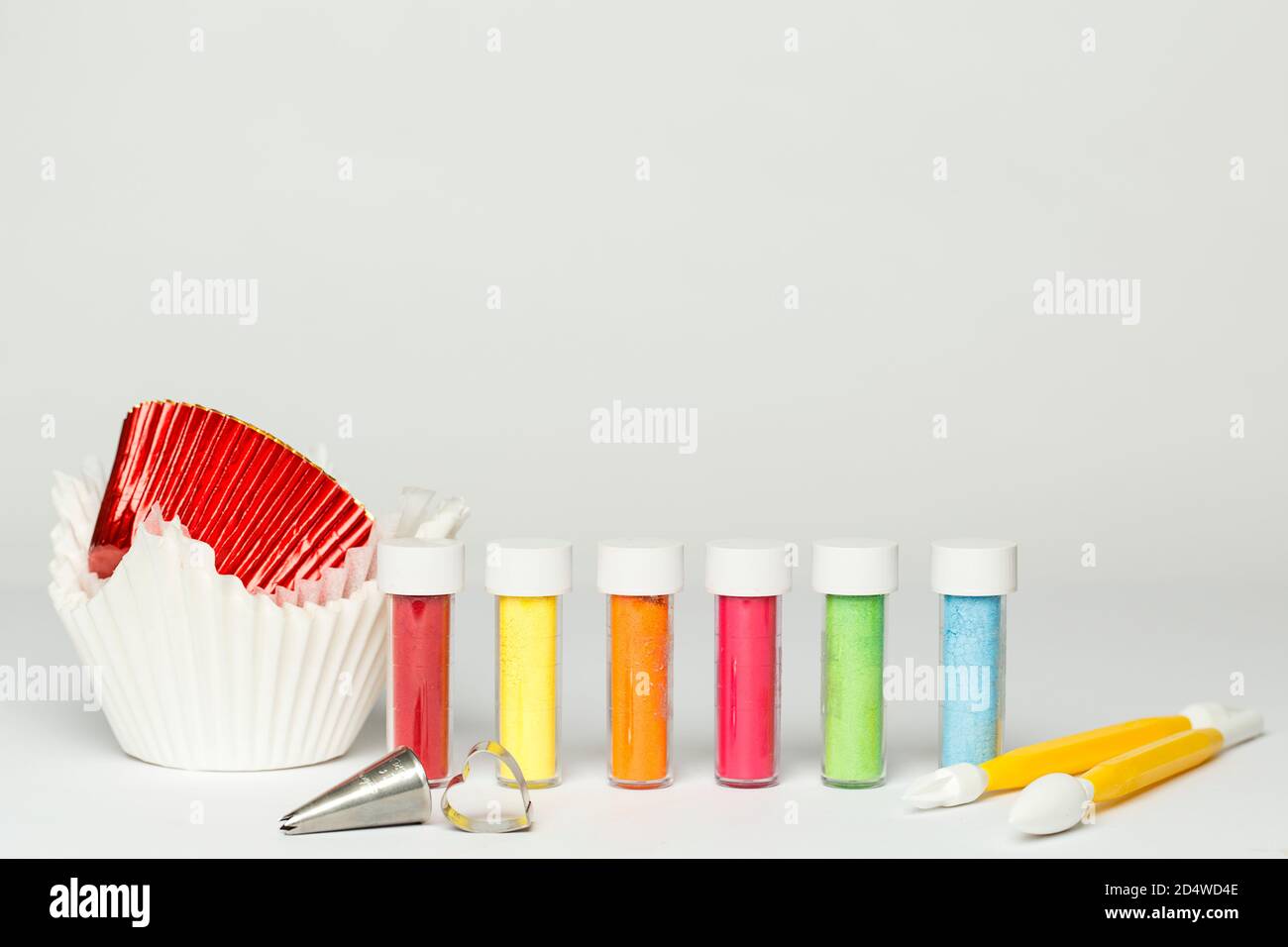 Cake sleeves hi-res stock photography and images - Alamy