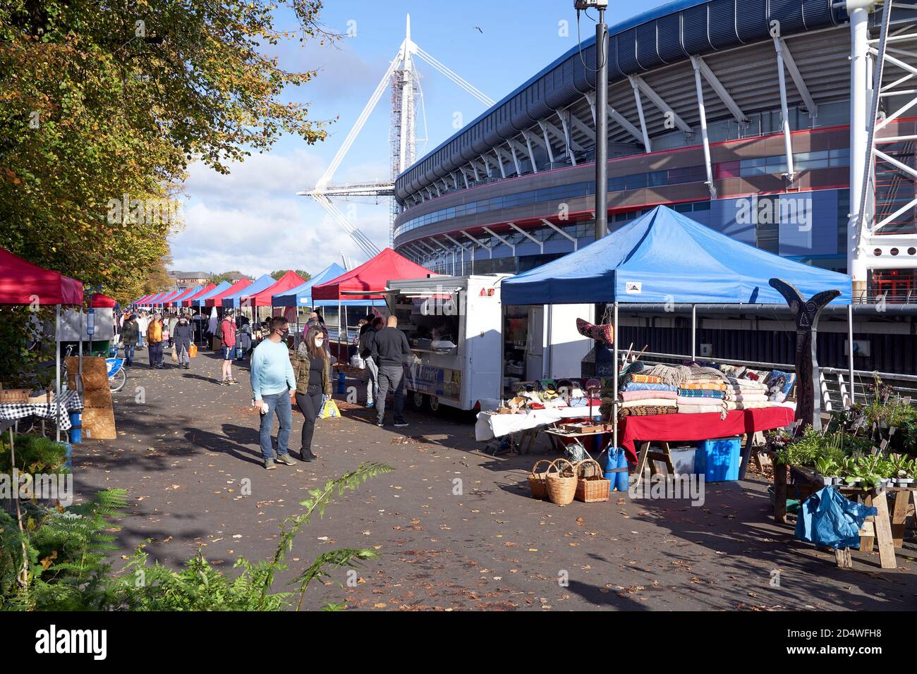 Riverside tables hi-res stock photography and images - Alamy