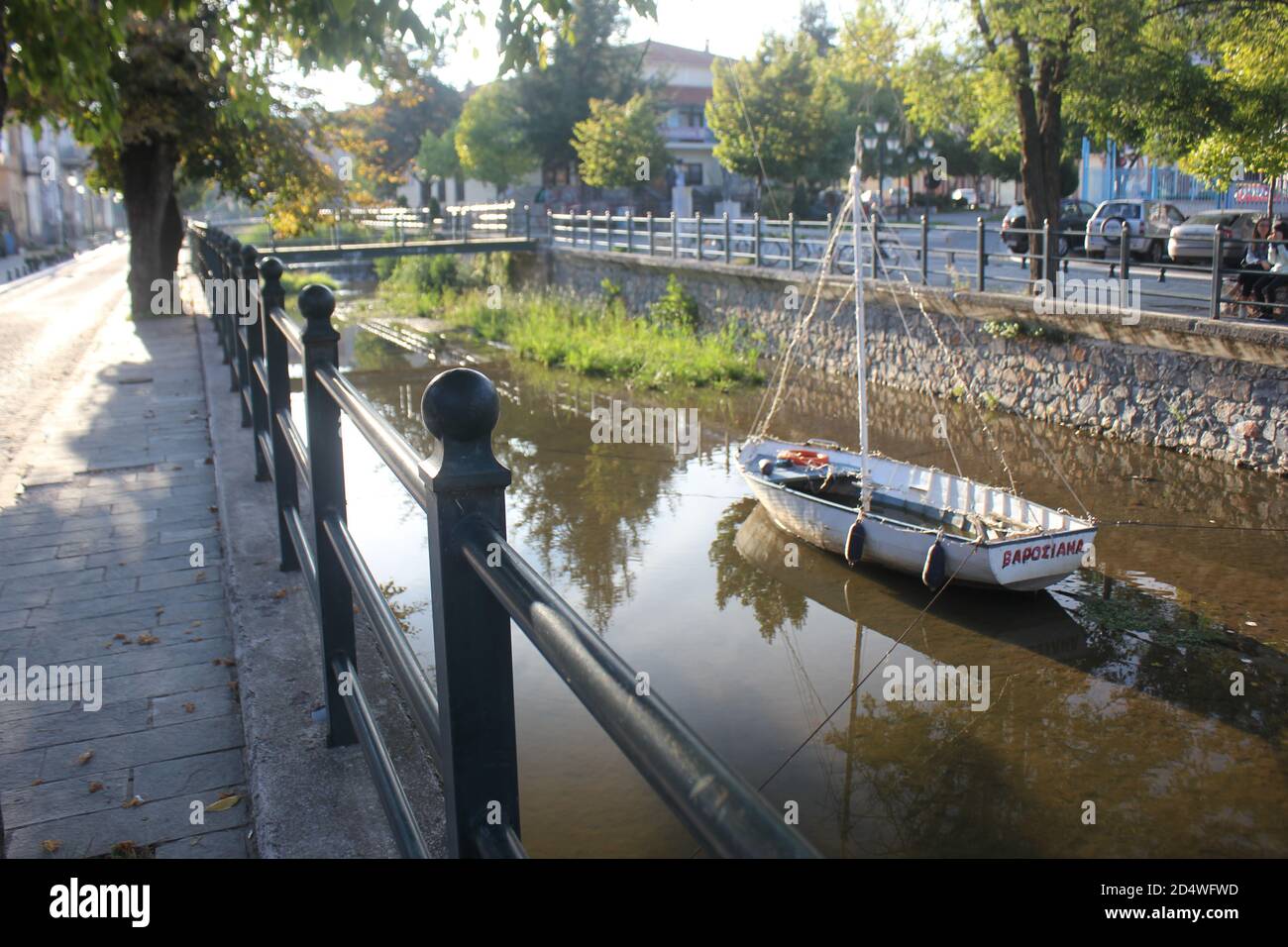 Riverside restaurants in town hi-res stock photography and images - Alamy