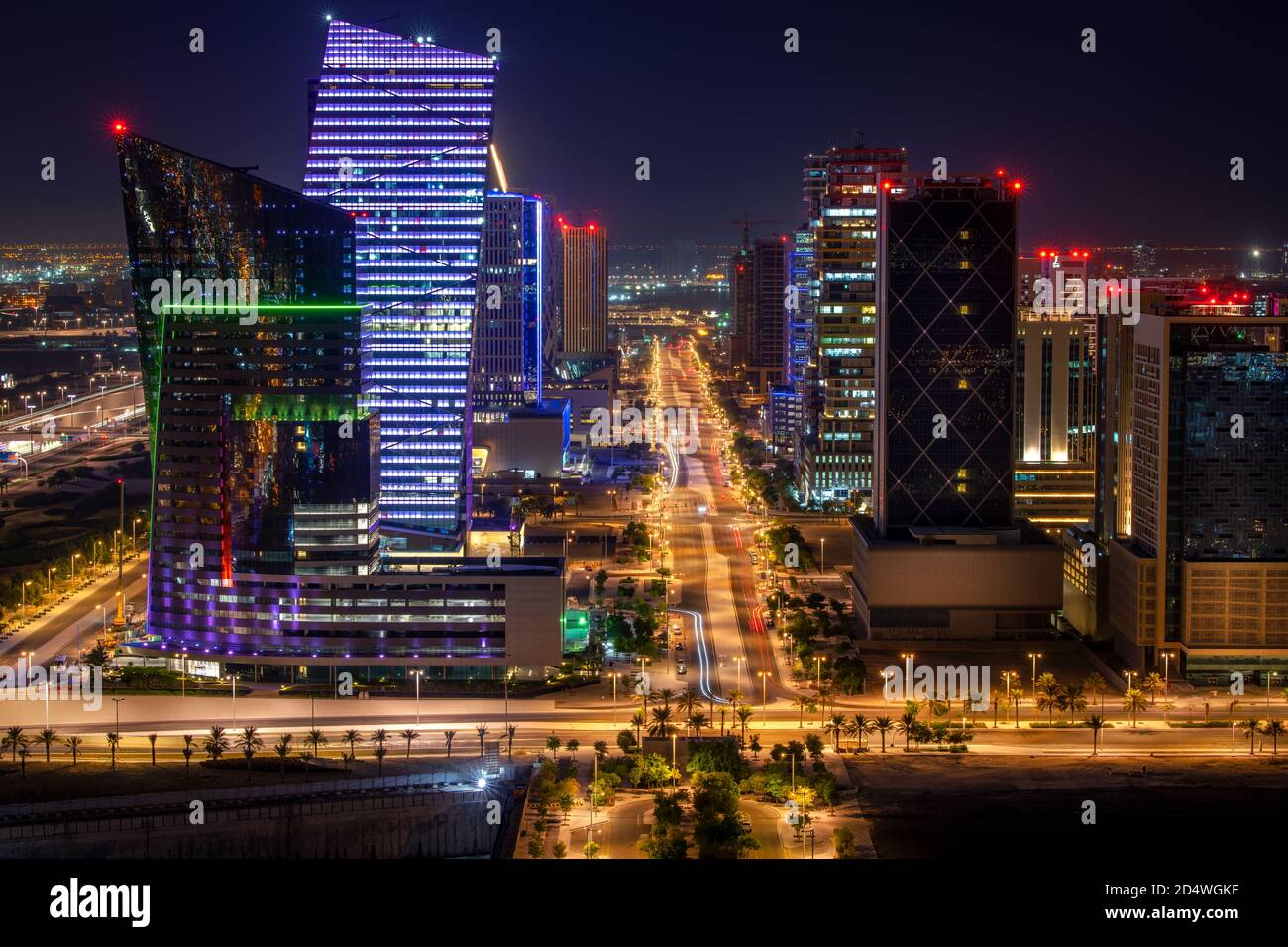 Middle east city scape high rise hi-res stock photography and images ...