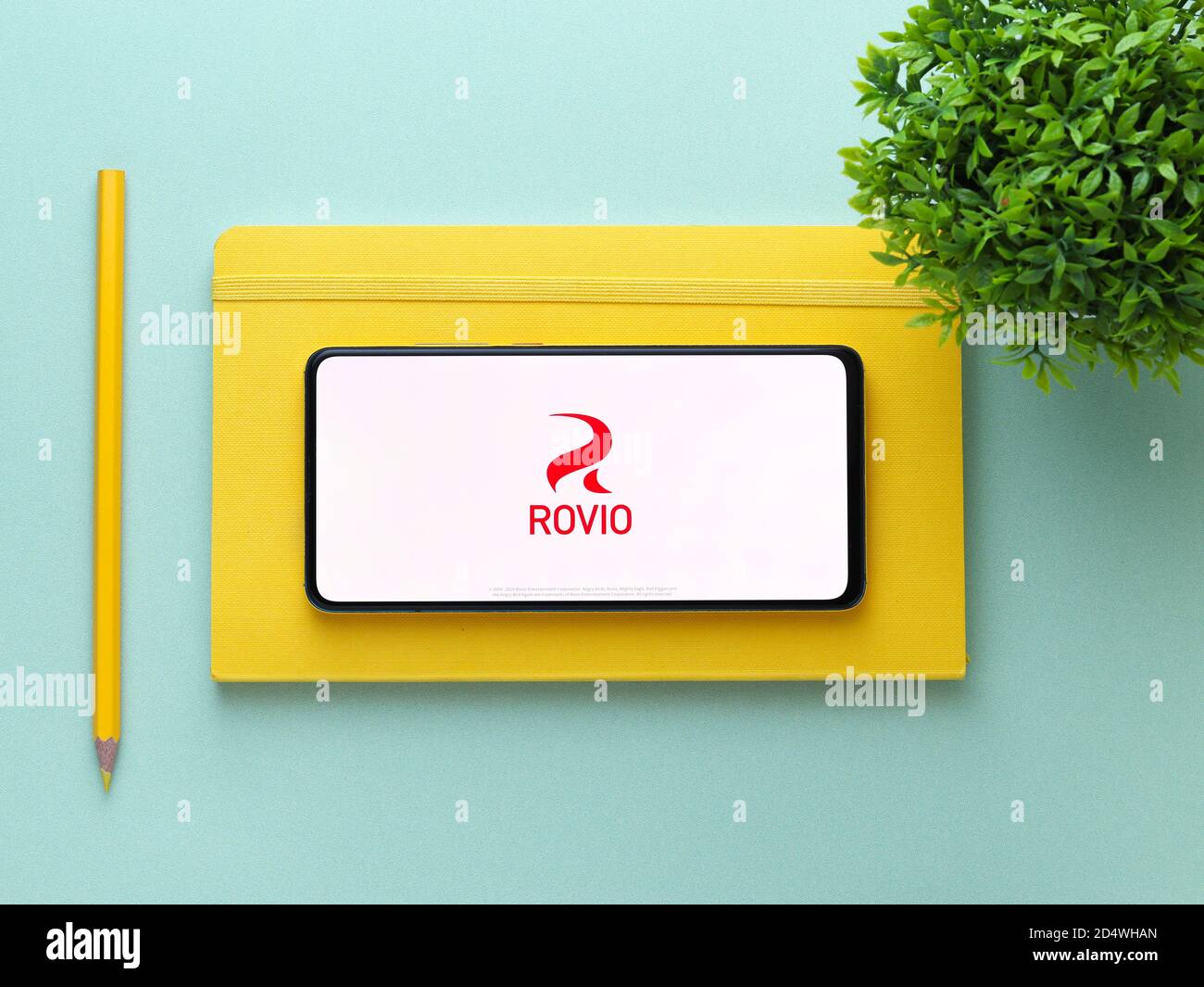 Angry bird logo hi-res stock photography and images - Alamy