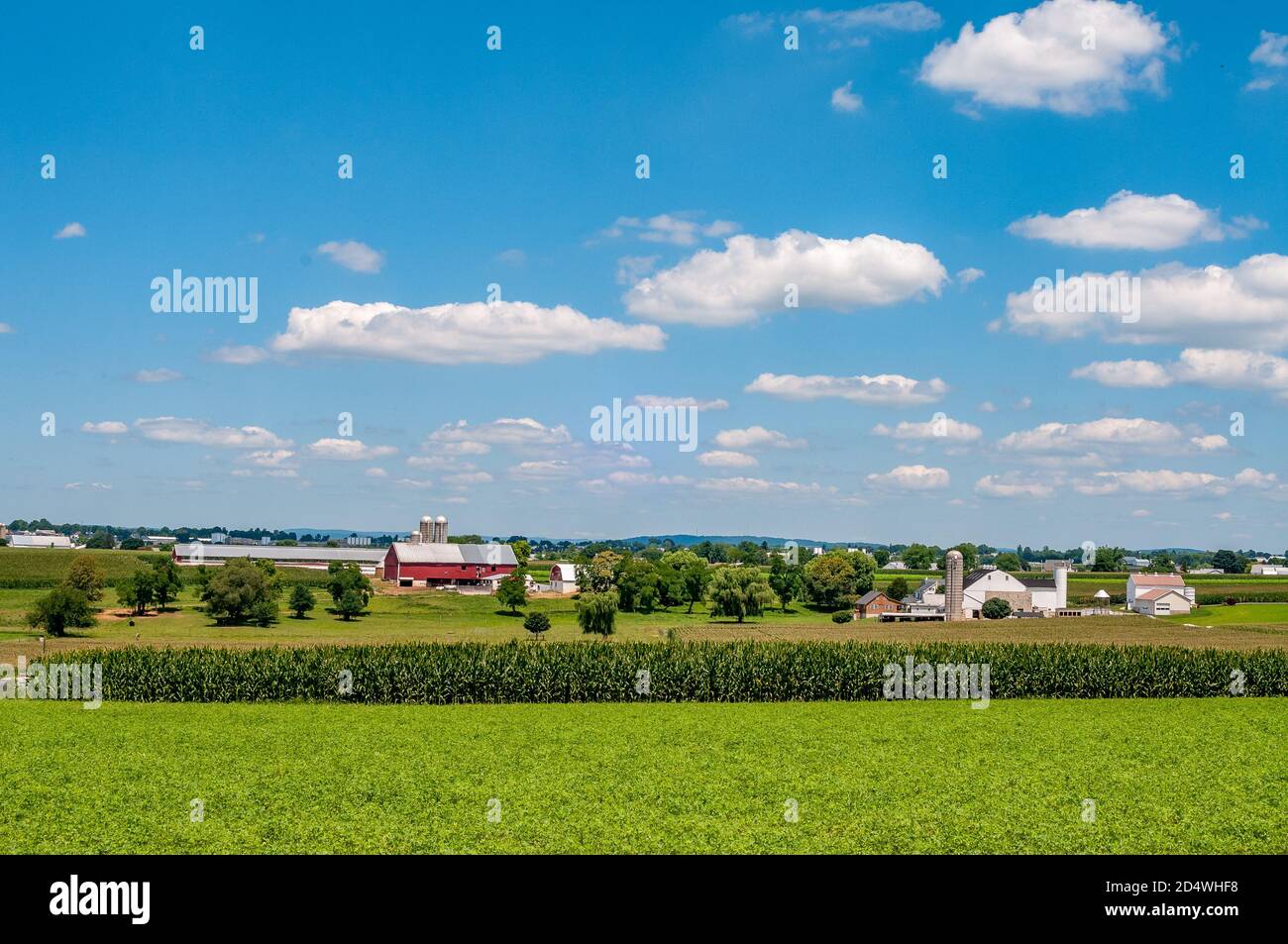 Beautiful rural amish farm hi-res stock photography and images - Alamy