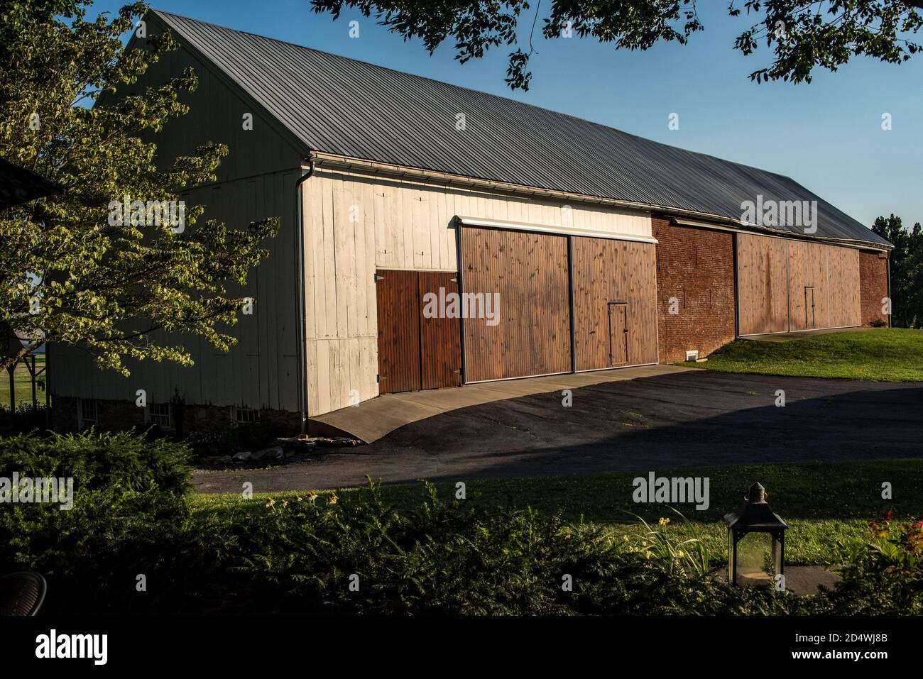 Lancaster county, PA. farm barn doors Stock Photo - Alamy