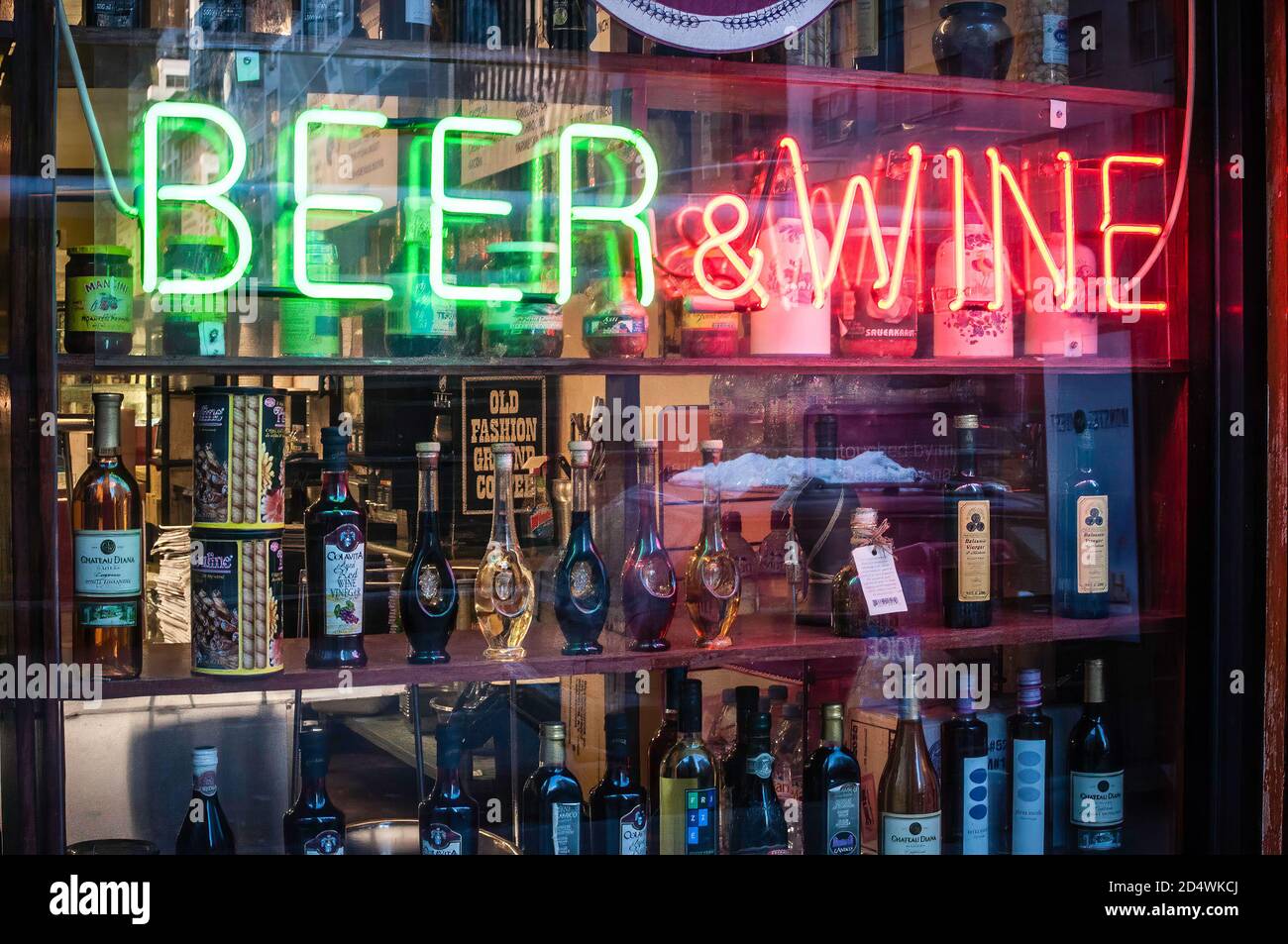 Liquor advertising signs hi-res stock photography and images - Alamy