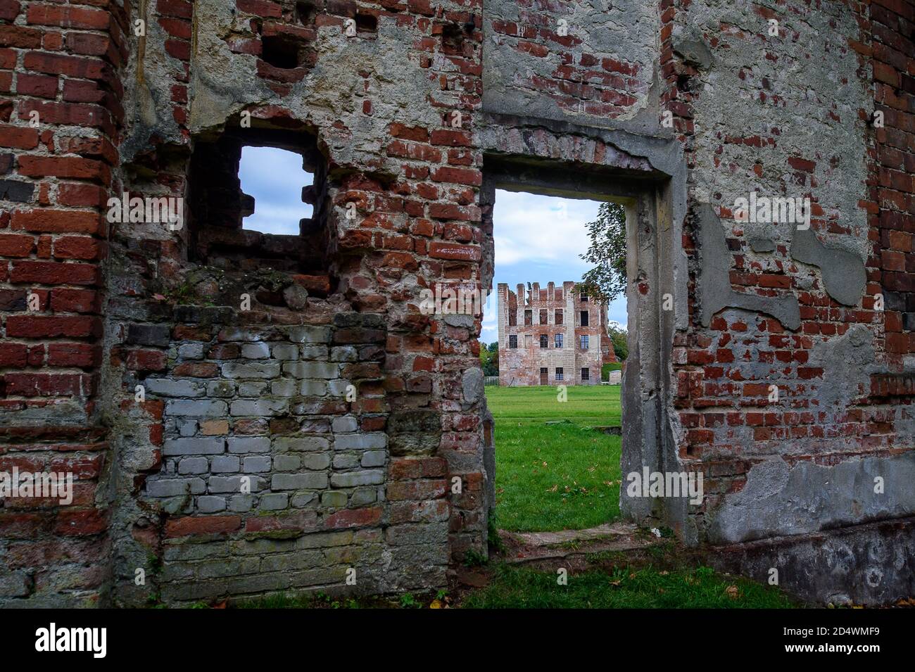 Zerbst, Germany. 07th Oct, 2020. View through a door of the ruins of ...