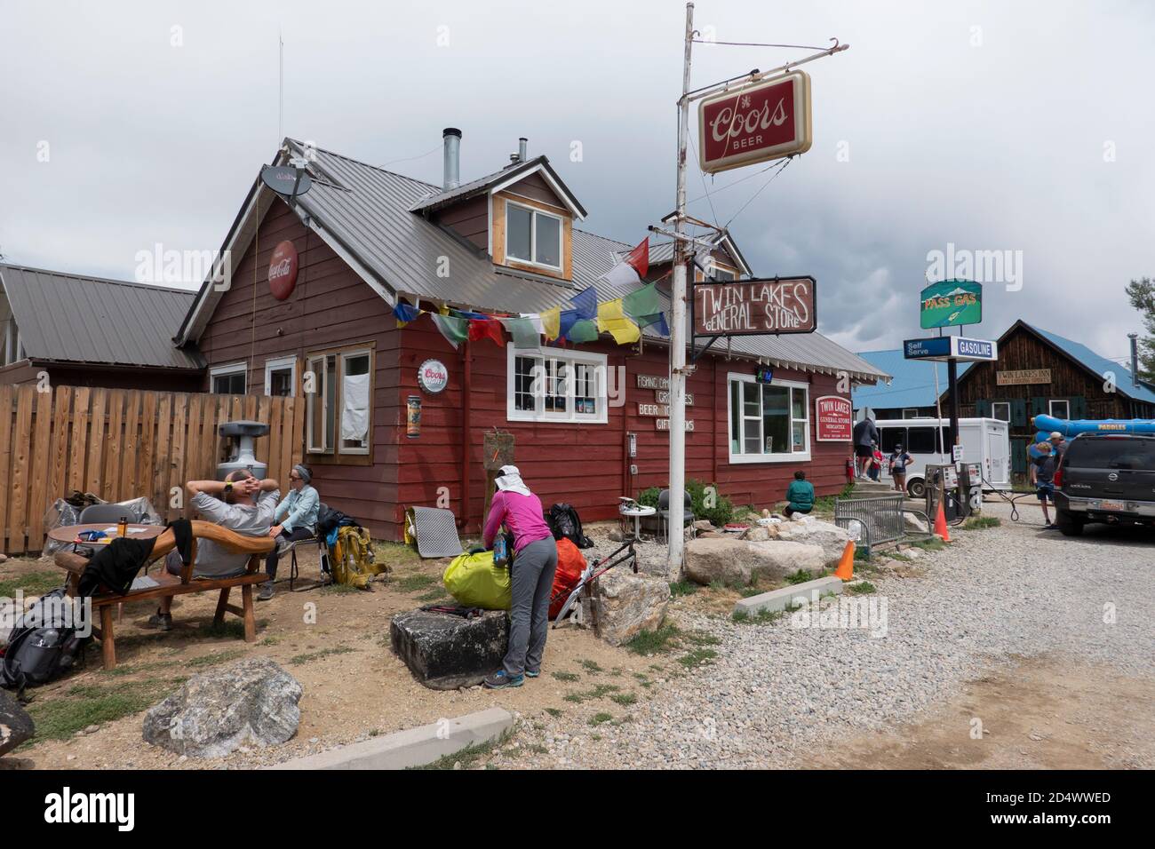 Twin lakes general store hi-res stock photography and images - Alamy