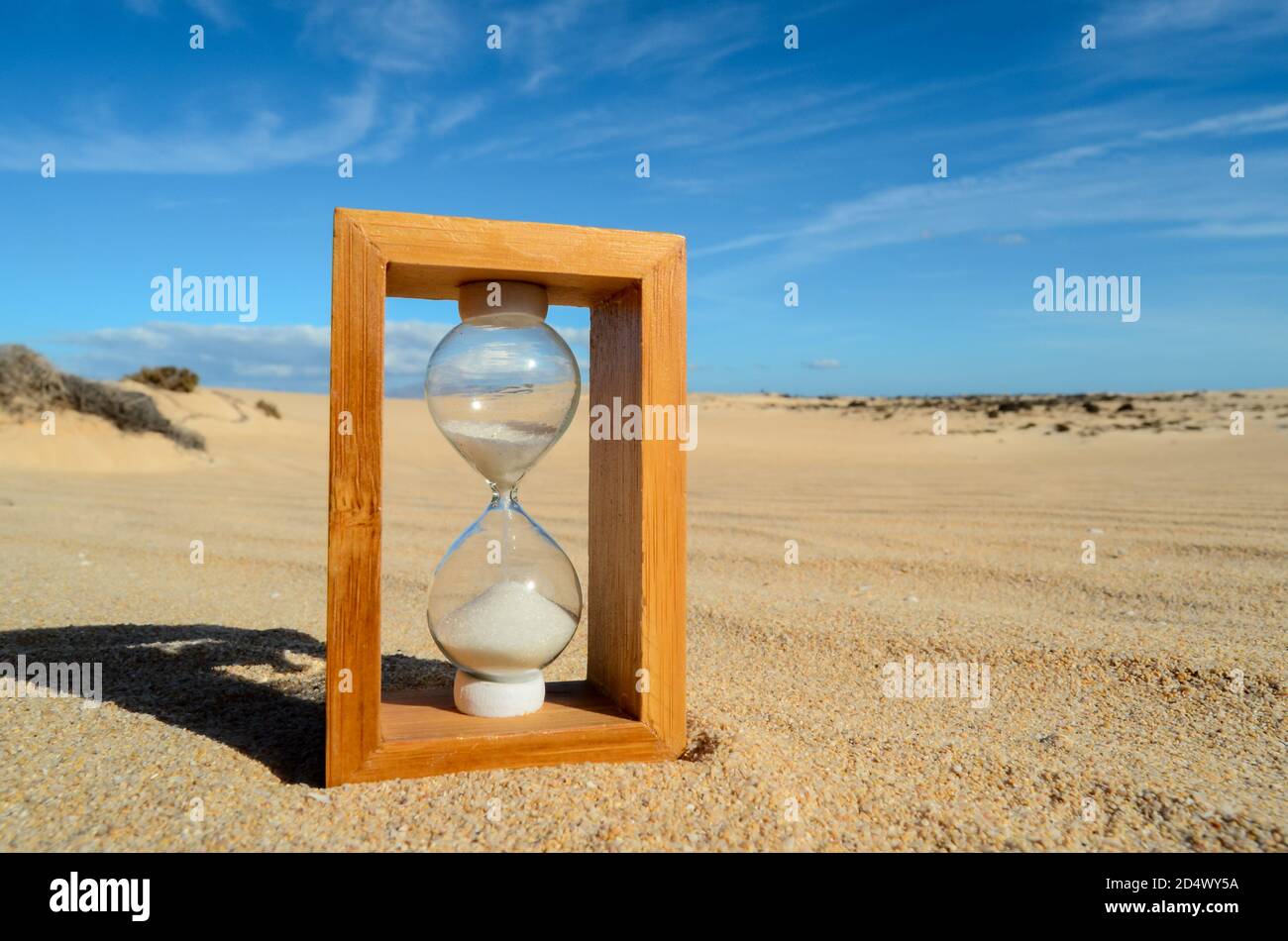 Sandglass desert hi-res stock photography and images - Alamy