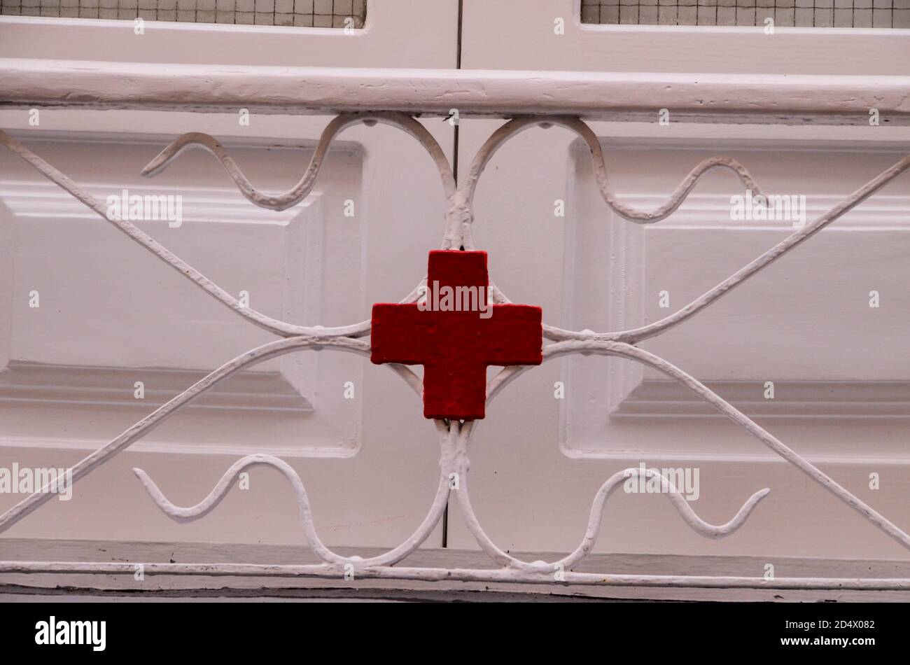 Red Cross Medical Sign Stock Photo - Alamy