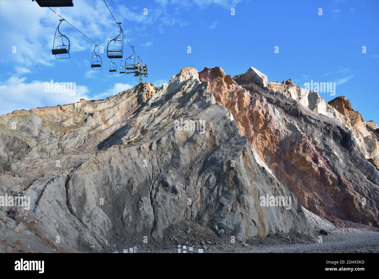Alum bay coloured rocks hi-res stock photography and images - Alamy