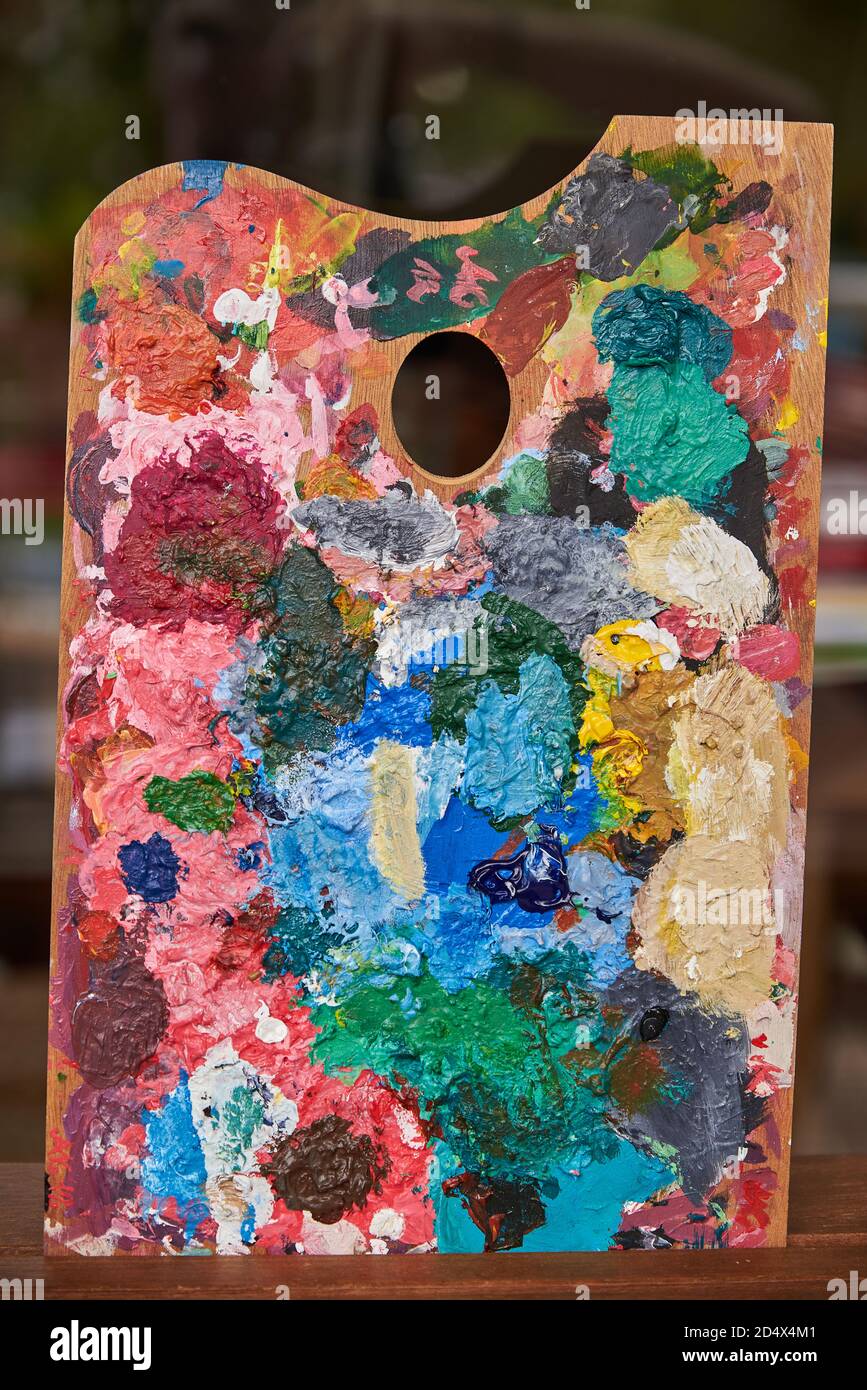 Painter mixing multiple colors hi-res stock photography and images - Alamy