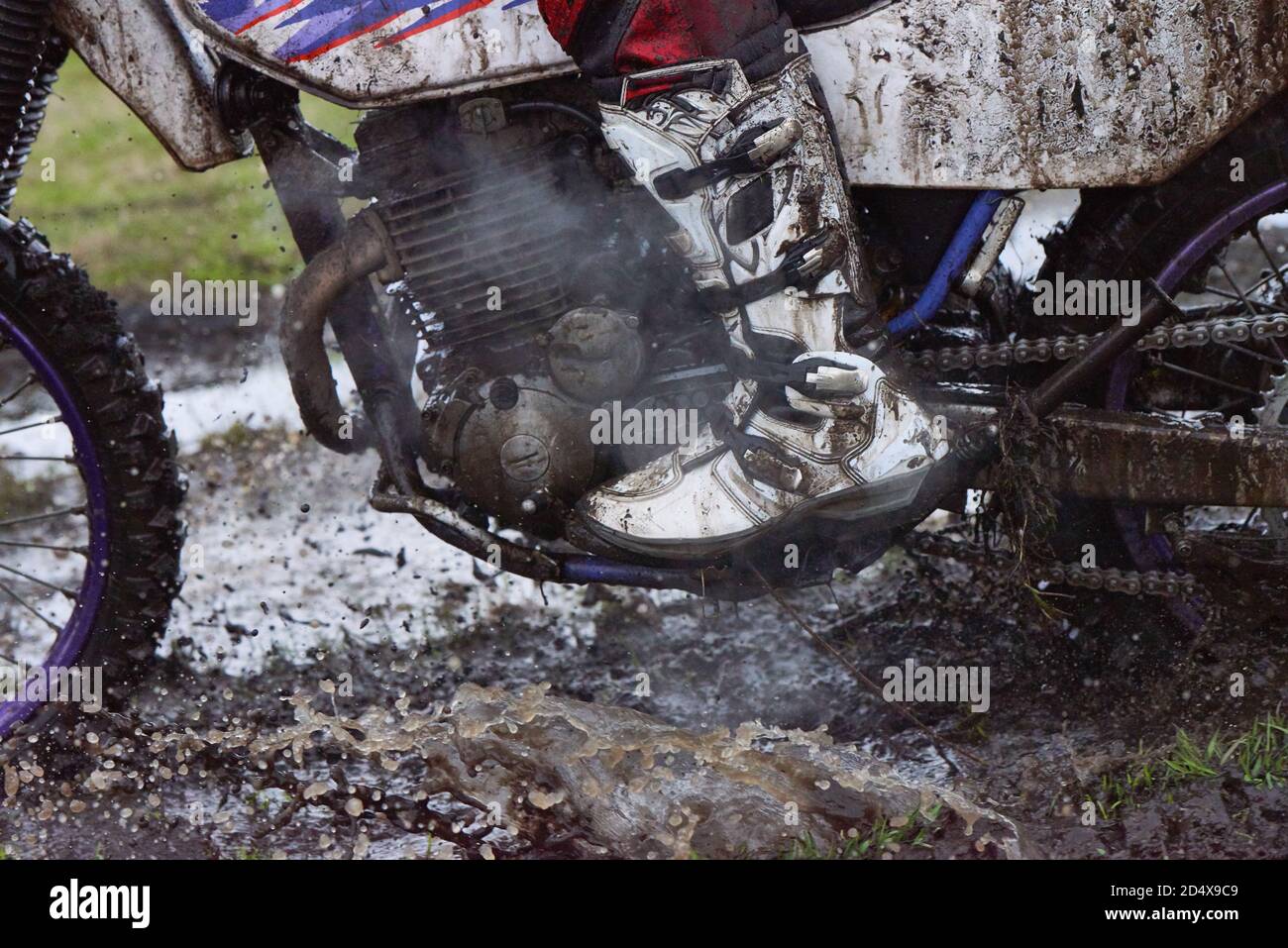 Motorcycle rider mud hi-res stock photography and images - Alamy