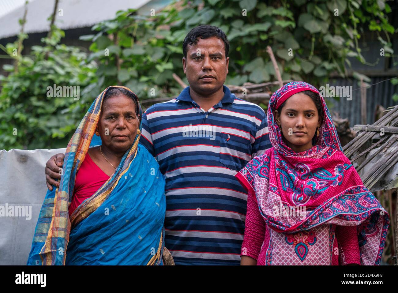 Bangladeshi family hi-res stock photography and images - Alamy