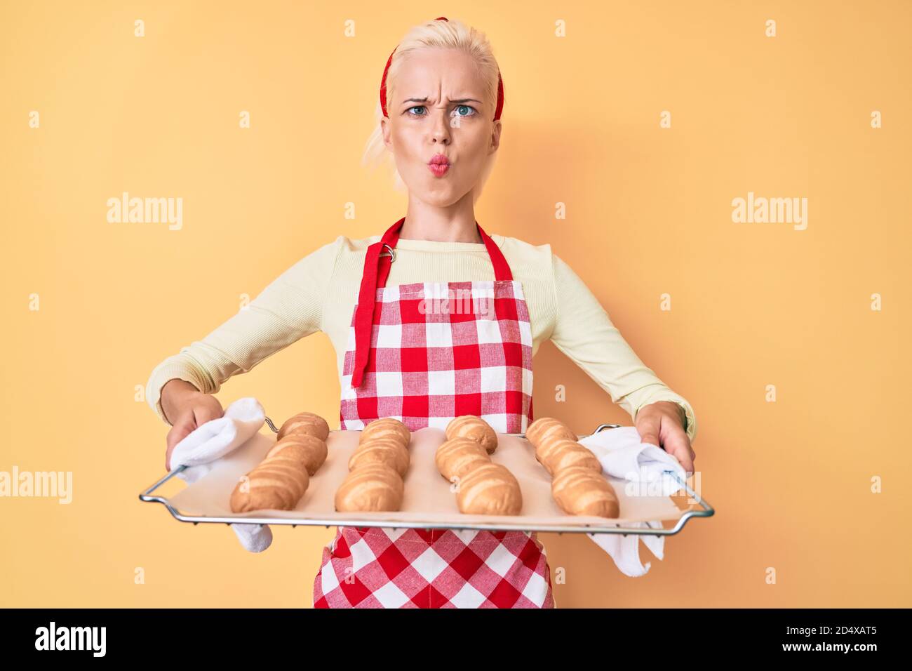 Laughing baker loaf bread hi-res stock photography and images - Alamy