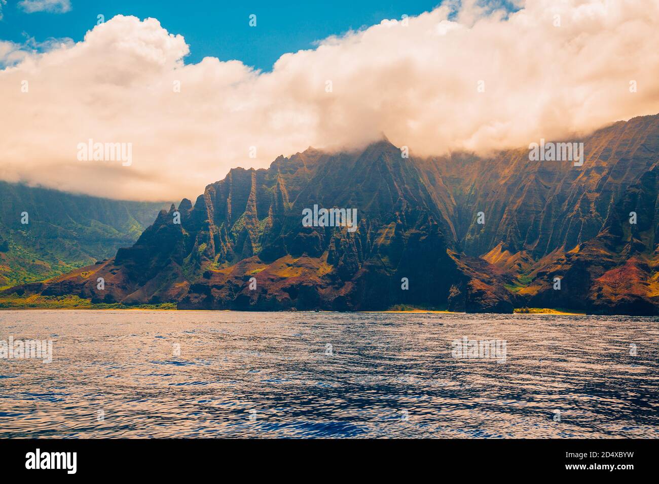 Mesmerizing view of Na Pali coast cliffs on Kauai island, Hawaii Stock ...