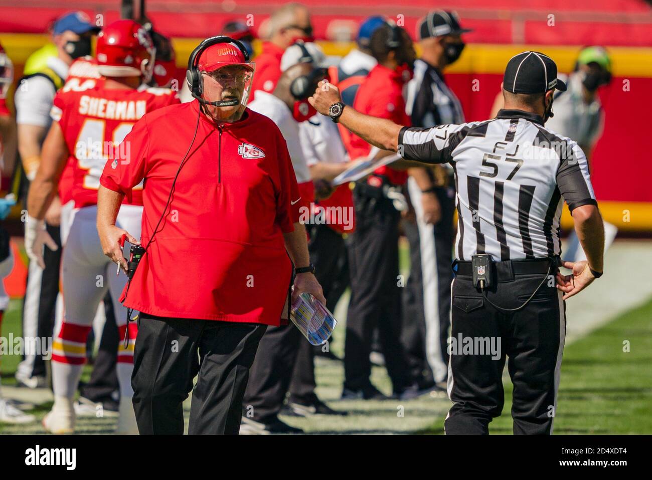 Sunday referee hi-res stock photography and images - Alamy