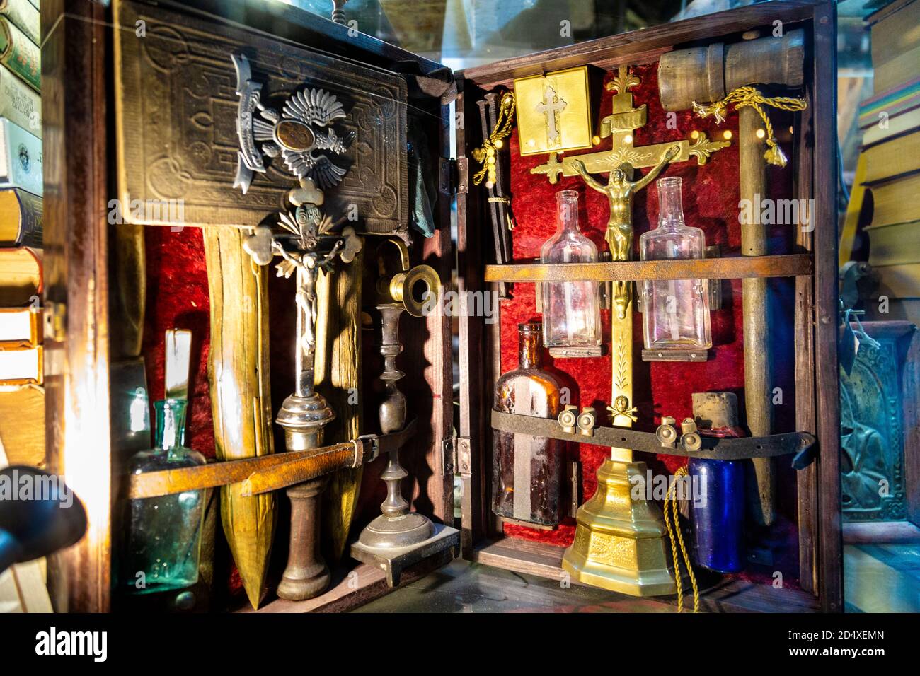 Vampire hunter kit hi-res stock photography and images - Alamy