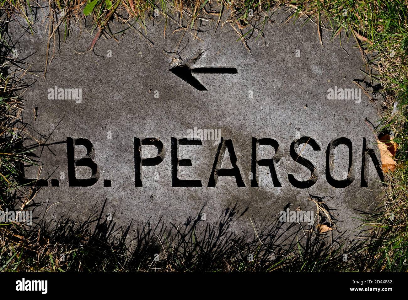 Graveyard marker for finding Lester B Pearson's grave at Wakefield ...