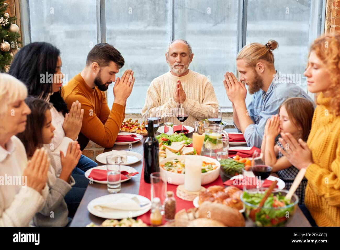 Prayer before dinner hi-res stock photography and images - Alamy