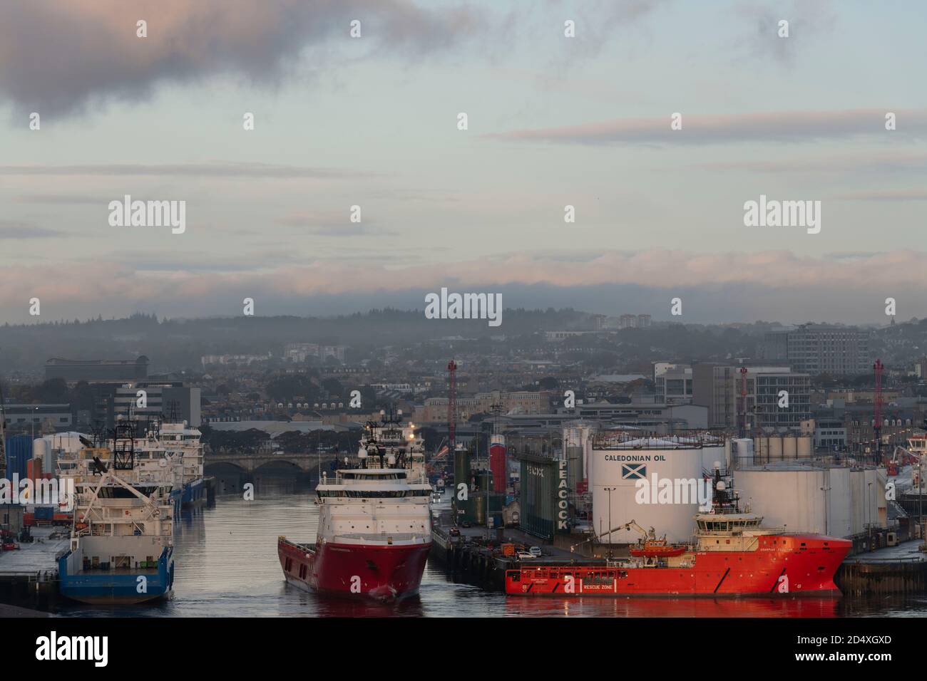 Offshore supply ships hi-res stock photography and images - Alamy