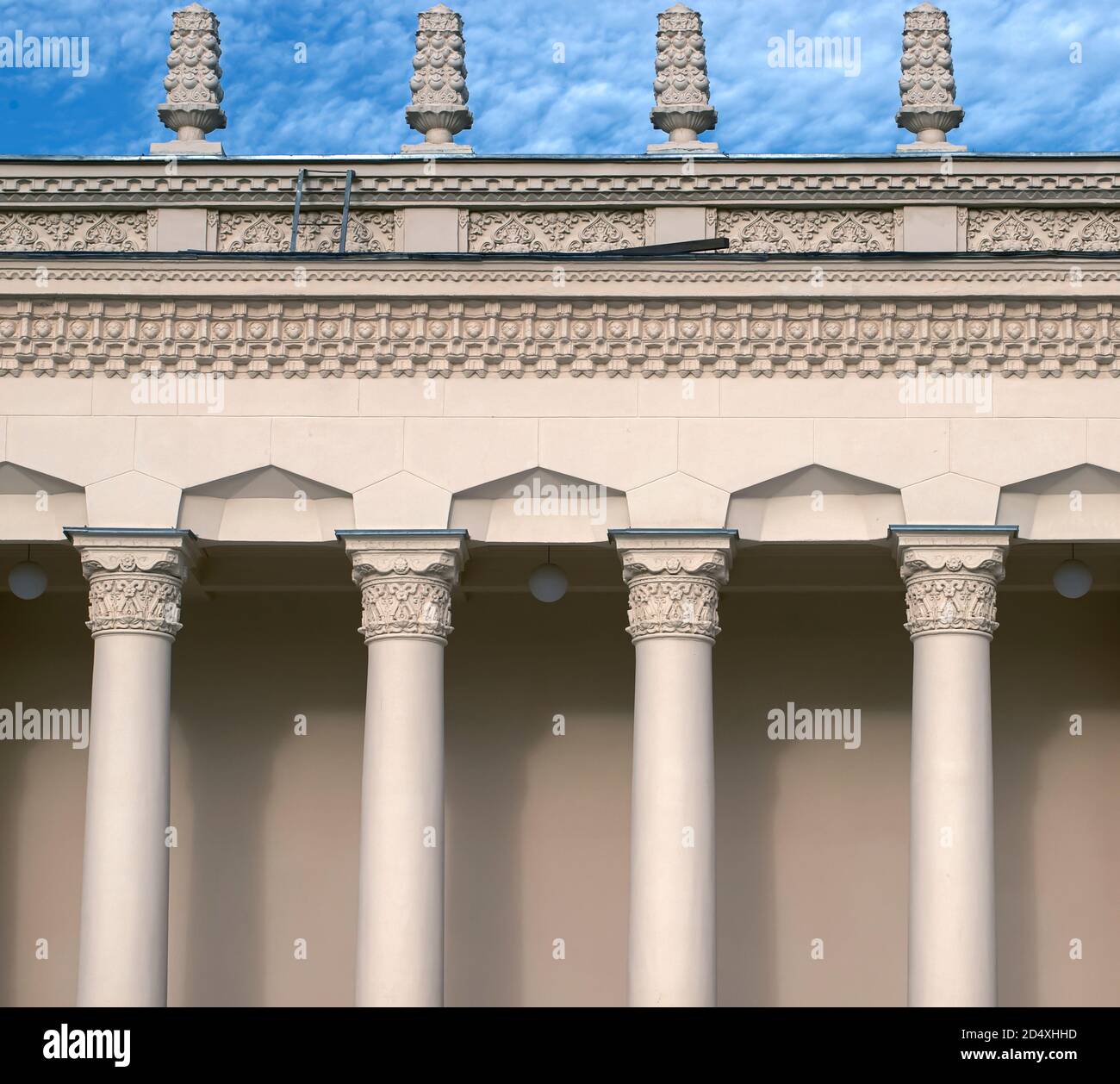 column, row background. Frontal view of a colonnade Stock Photo - Alamy