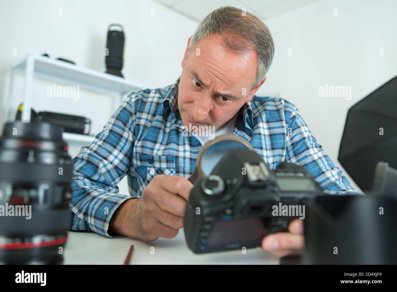 Fix lenses hi-res stock photography and images - Alamy