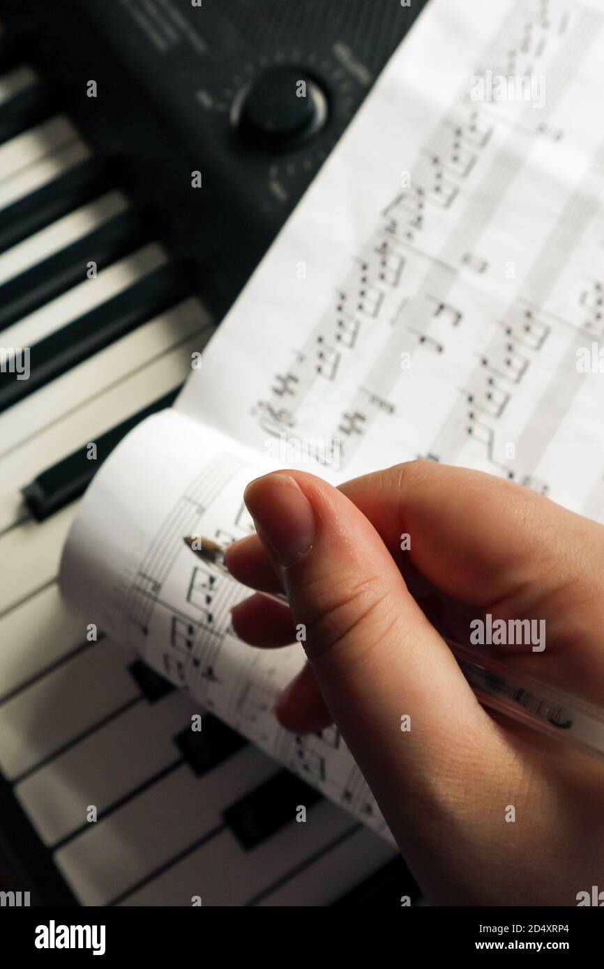 Hand written music sheet hi-res stock photography and images - Alamy