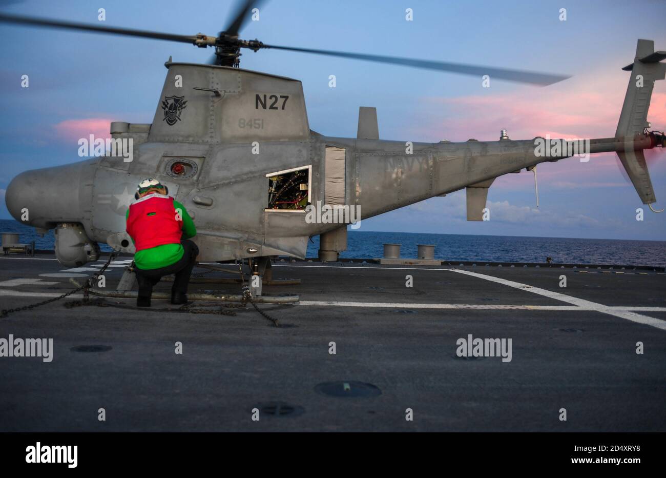 U s navy aviation machinists mate hi-res stock photography and images ...