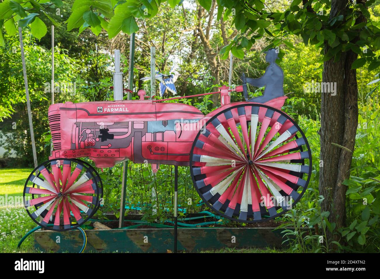 Mccormick farmall tractor hi-res stock photography and images - Alamy