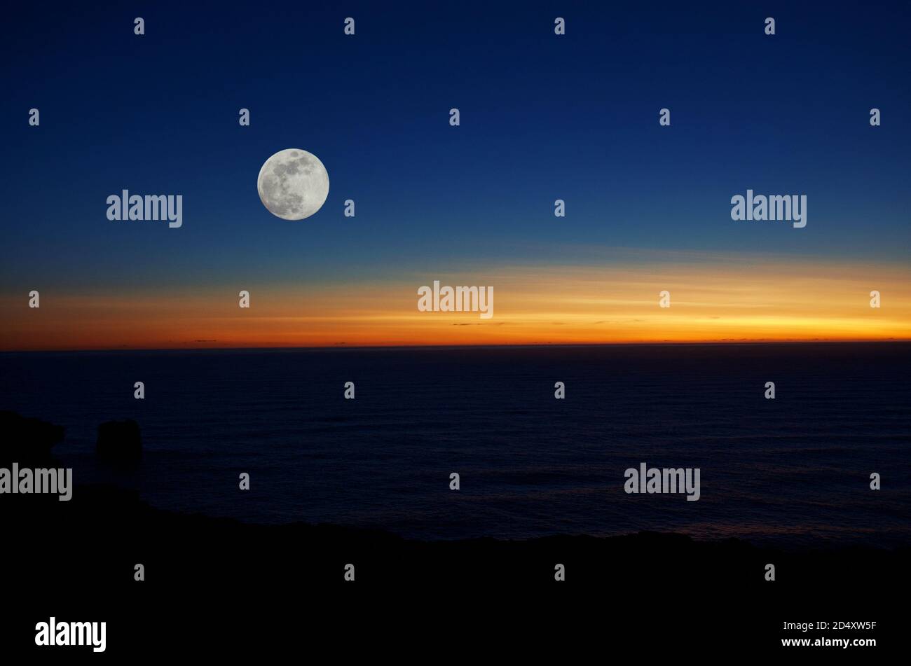 Enlarged moon hi-res stock photography and images - Alamy