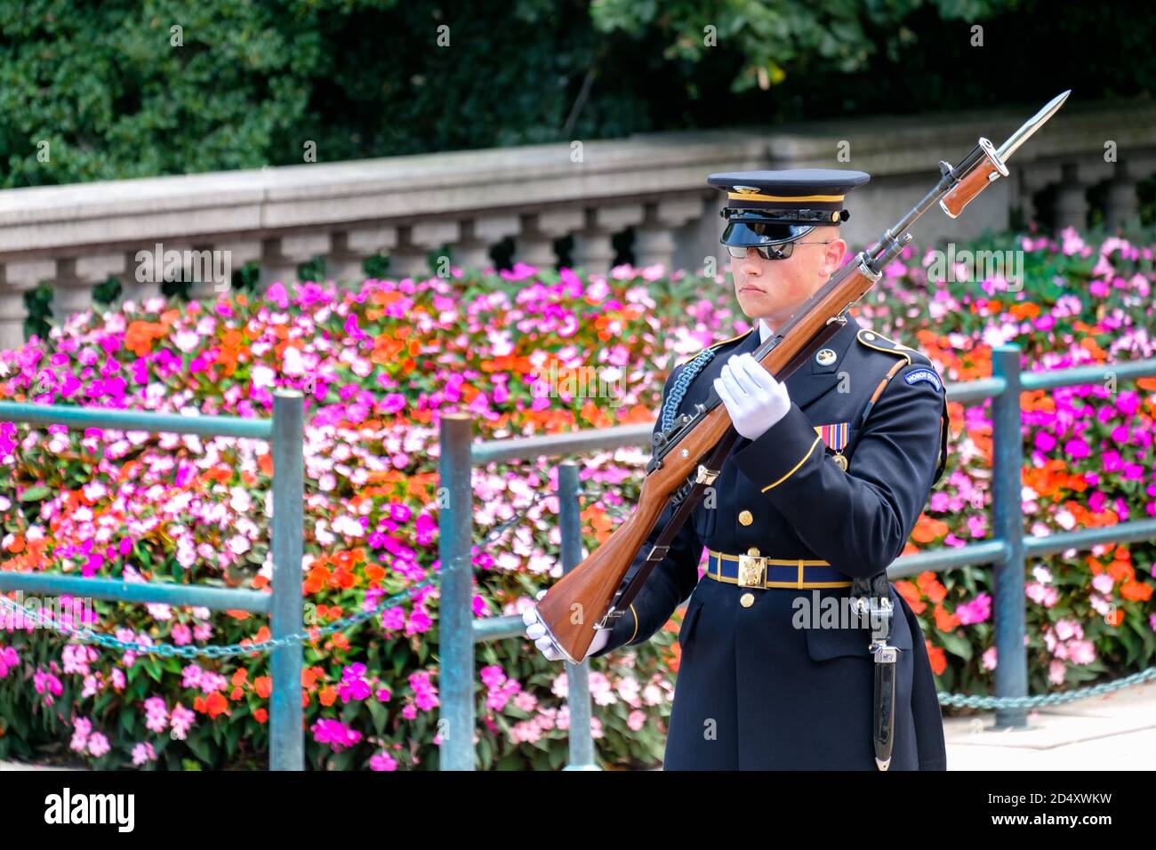 The Changing of The Guard ceremony at the Tomb of the Unknown Soldier ...