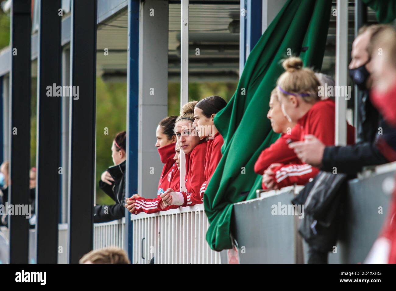 Sidelines soccer players hi-res stock photography and images - Alamy