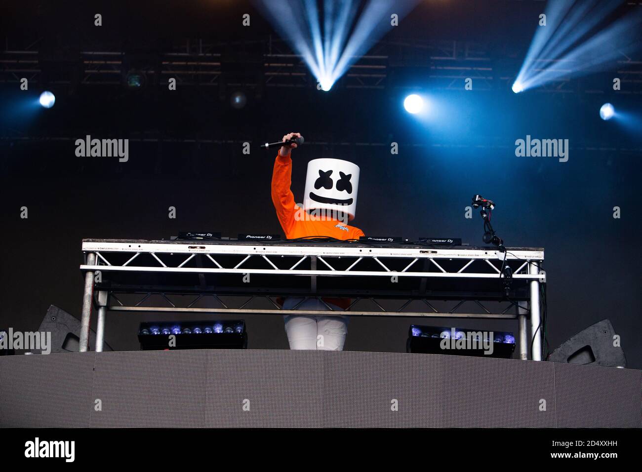 Marshmello hi-res stock photography and images - Alamy