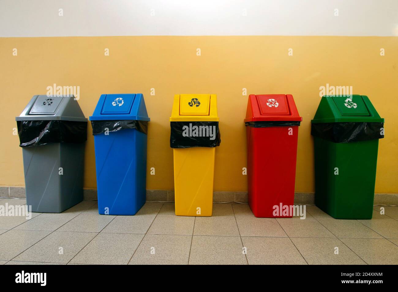 Plastic bins hi-res stock photography and images - Alamy