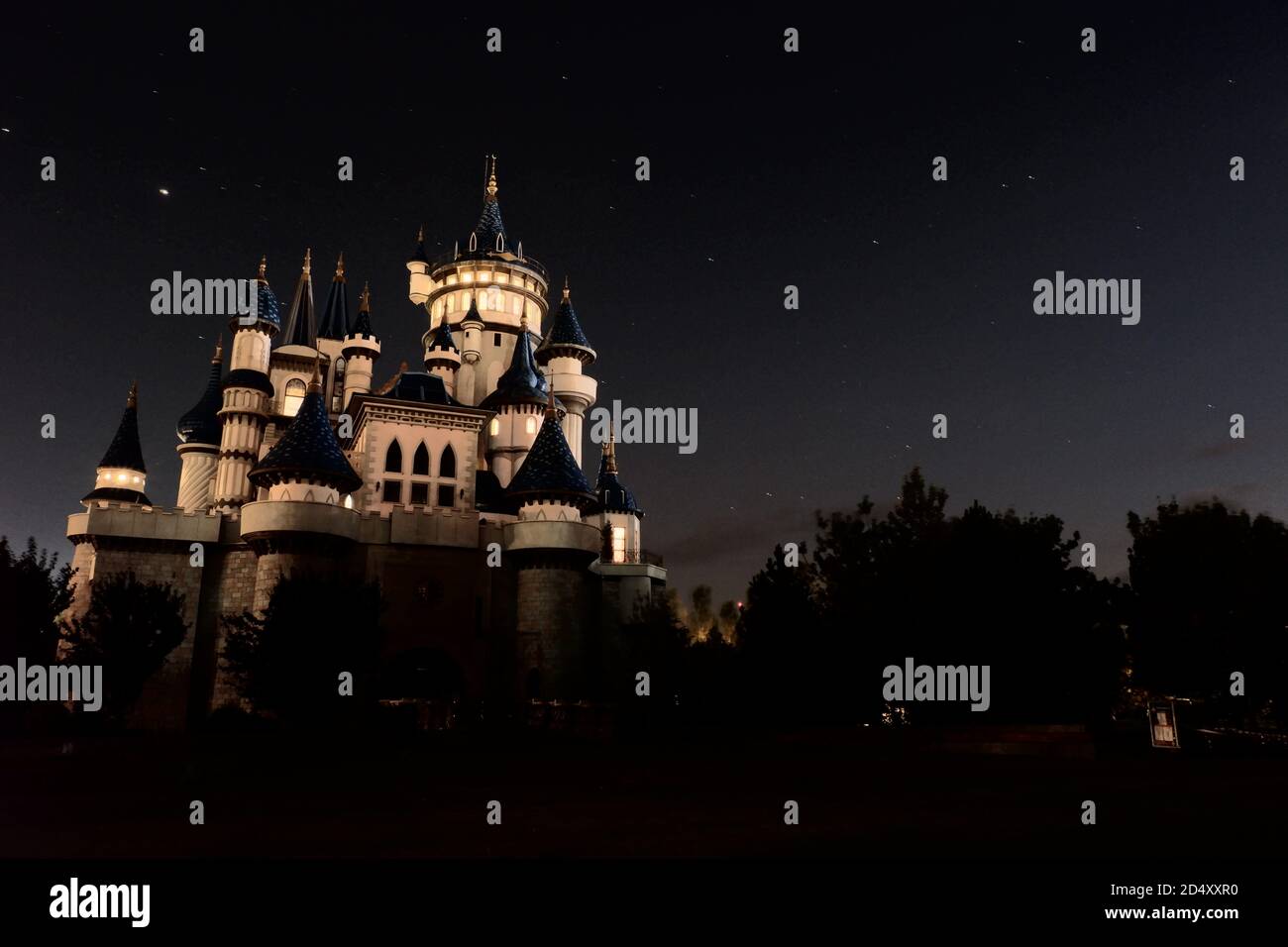 Magic castle in green hi-res stock photography and images - Alamy