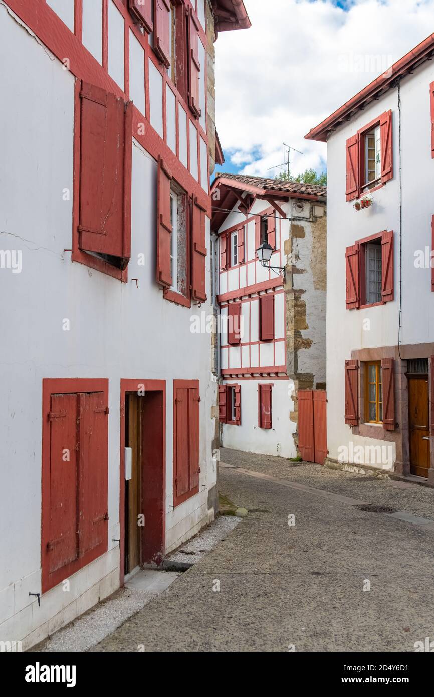 Typical houses in the village of Espelette in the Basque country ...