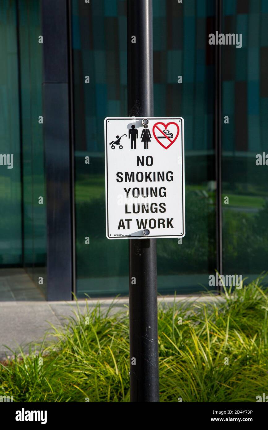 No smoking sign hospital hi-res stock photography and images - Alamy