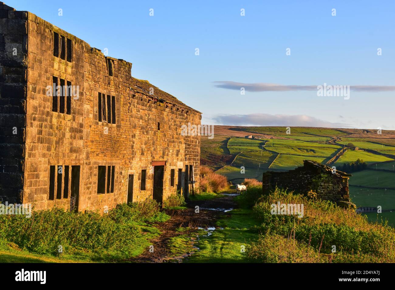 Farmhouse Ruins, Hebden Bridge, Pennines, Yorkshire Stock Photo - Alamy