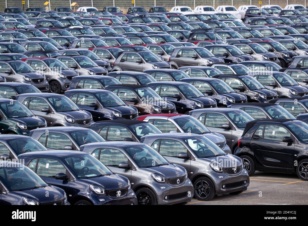Hambach, France. 16th Aug, 2020. Completed smart vehicles are parked in ...