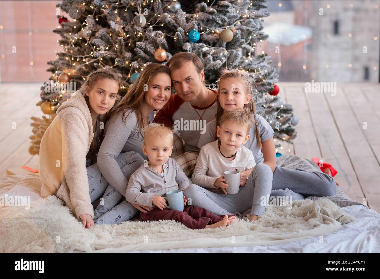 Family with kids having fun hi-res stock photography and images - Alamy