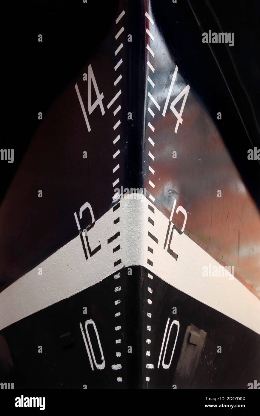 Plimsoll line hi-res stock photography and images - Alamy