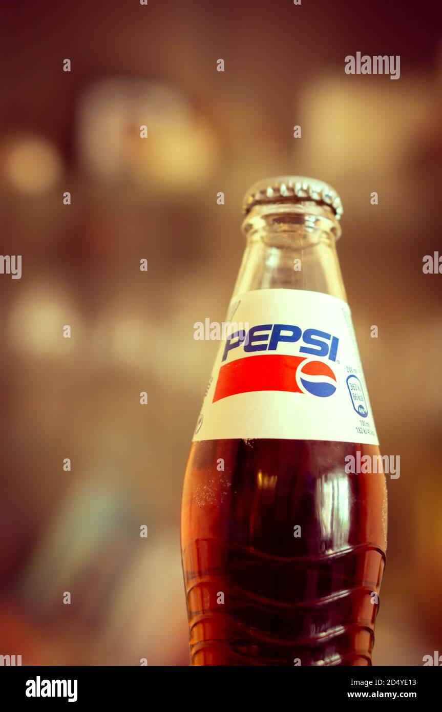 Pepsi cola cap hi-res stock photography and images - Alamy