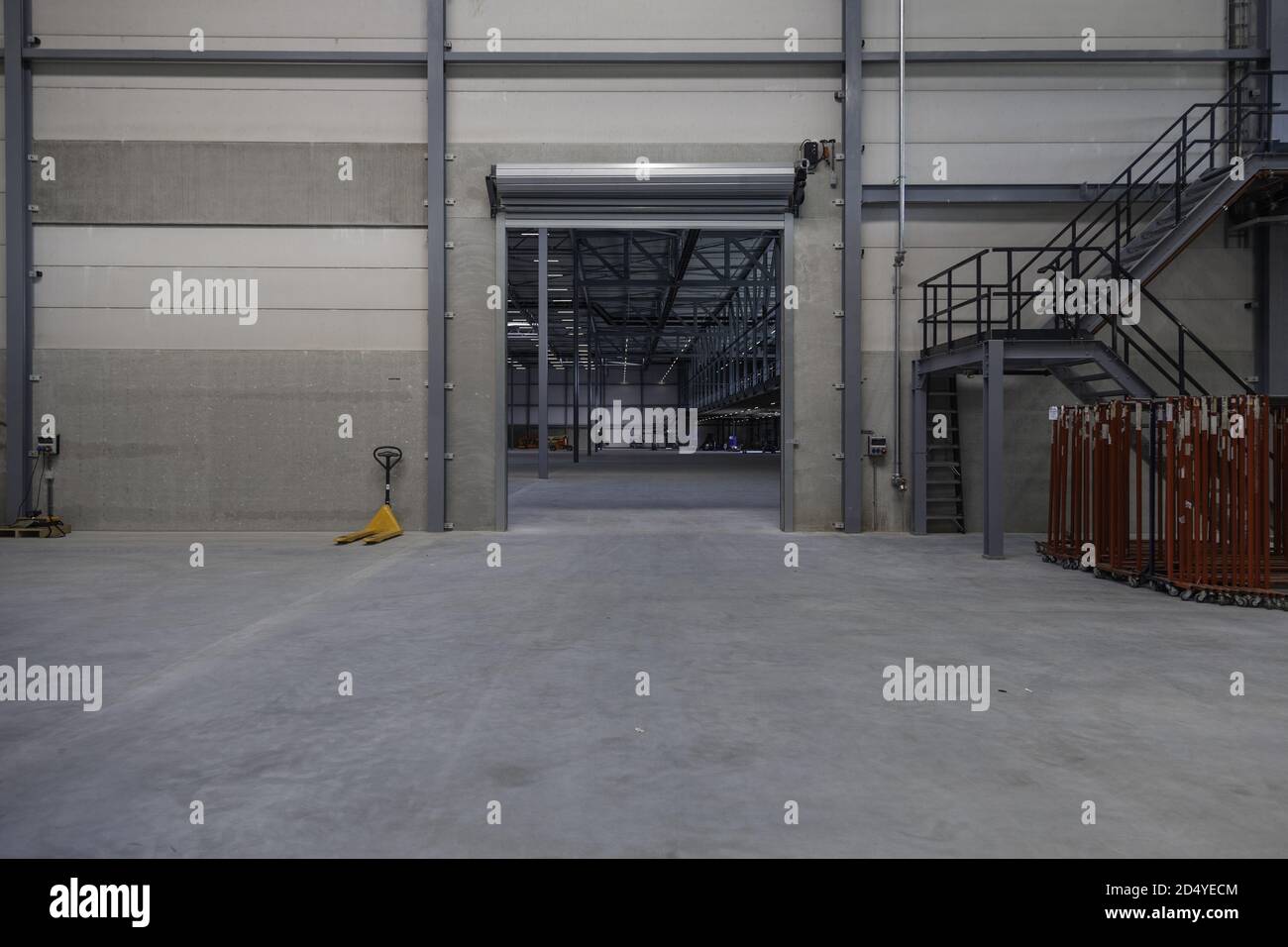 Warehouse premises hi-res stock photography and images - Alamy