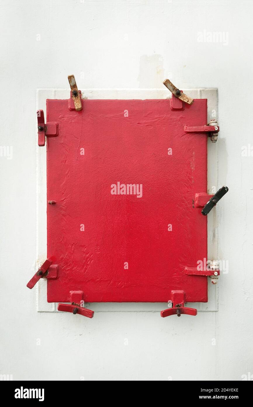 Bolted down hi-res stock photography and images - Alamy Bolted down hi-res stock photography and images - Alamy