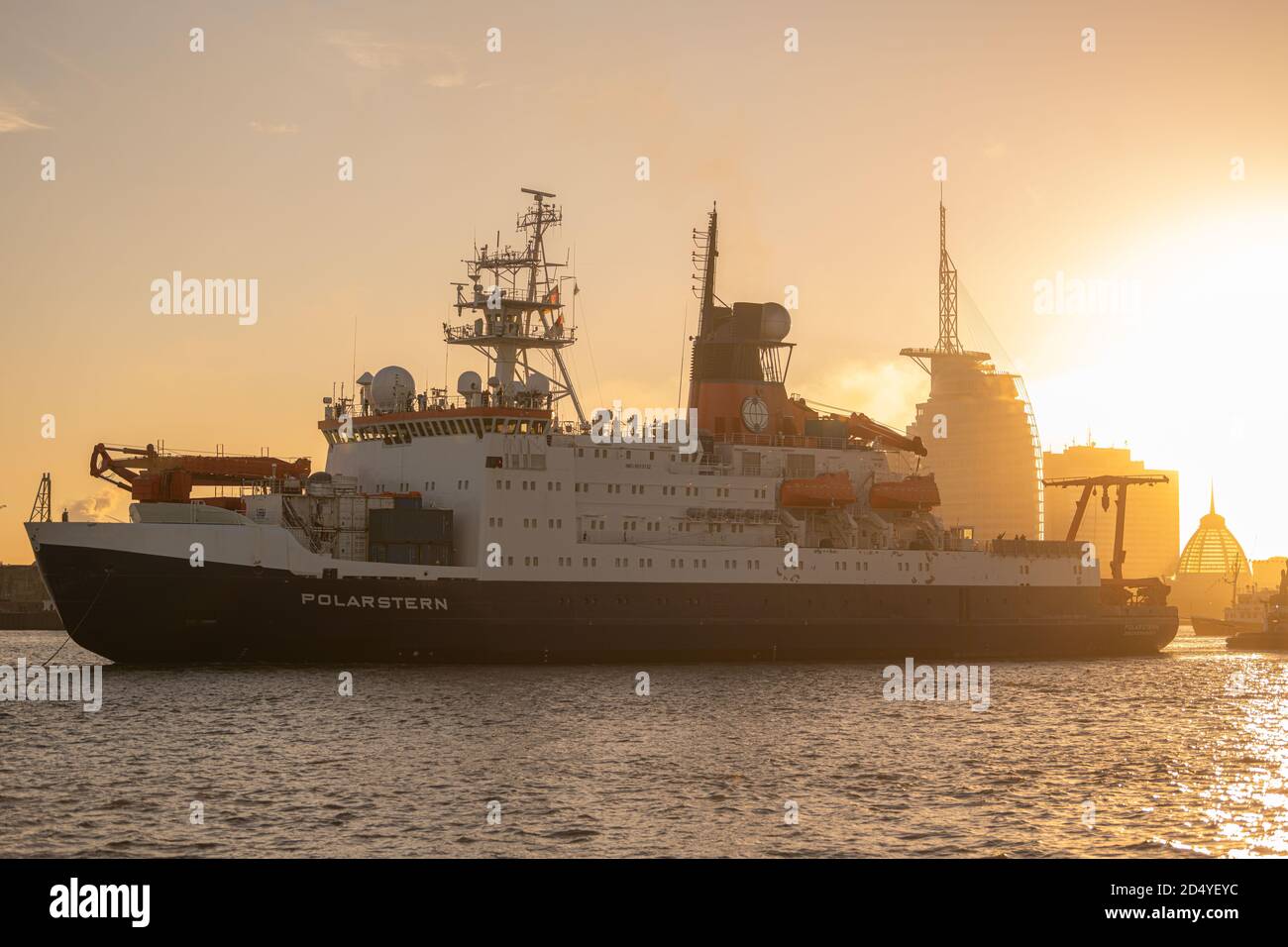 Ship polarstern hi-res stock photography and images - Alamy