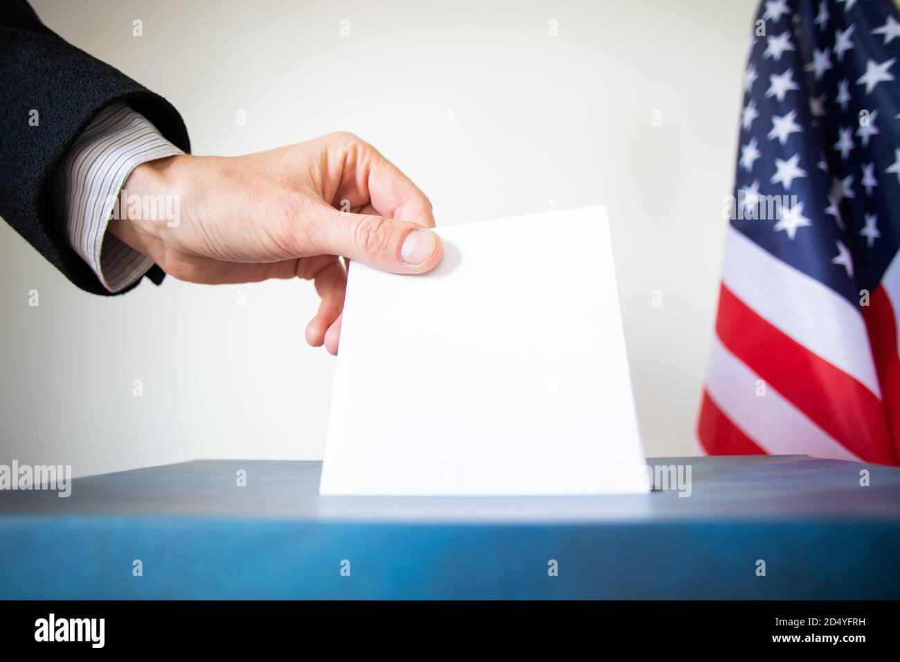 Putting ballot in box usa hi-res stock photography and images - Alamy