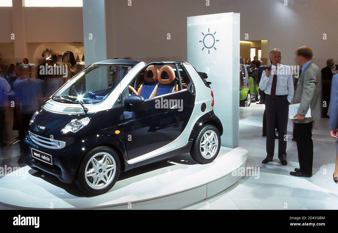 1999 smart cabriolet car hi-res stock photography and images - Alamy