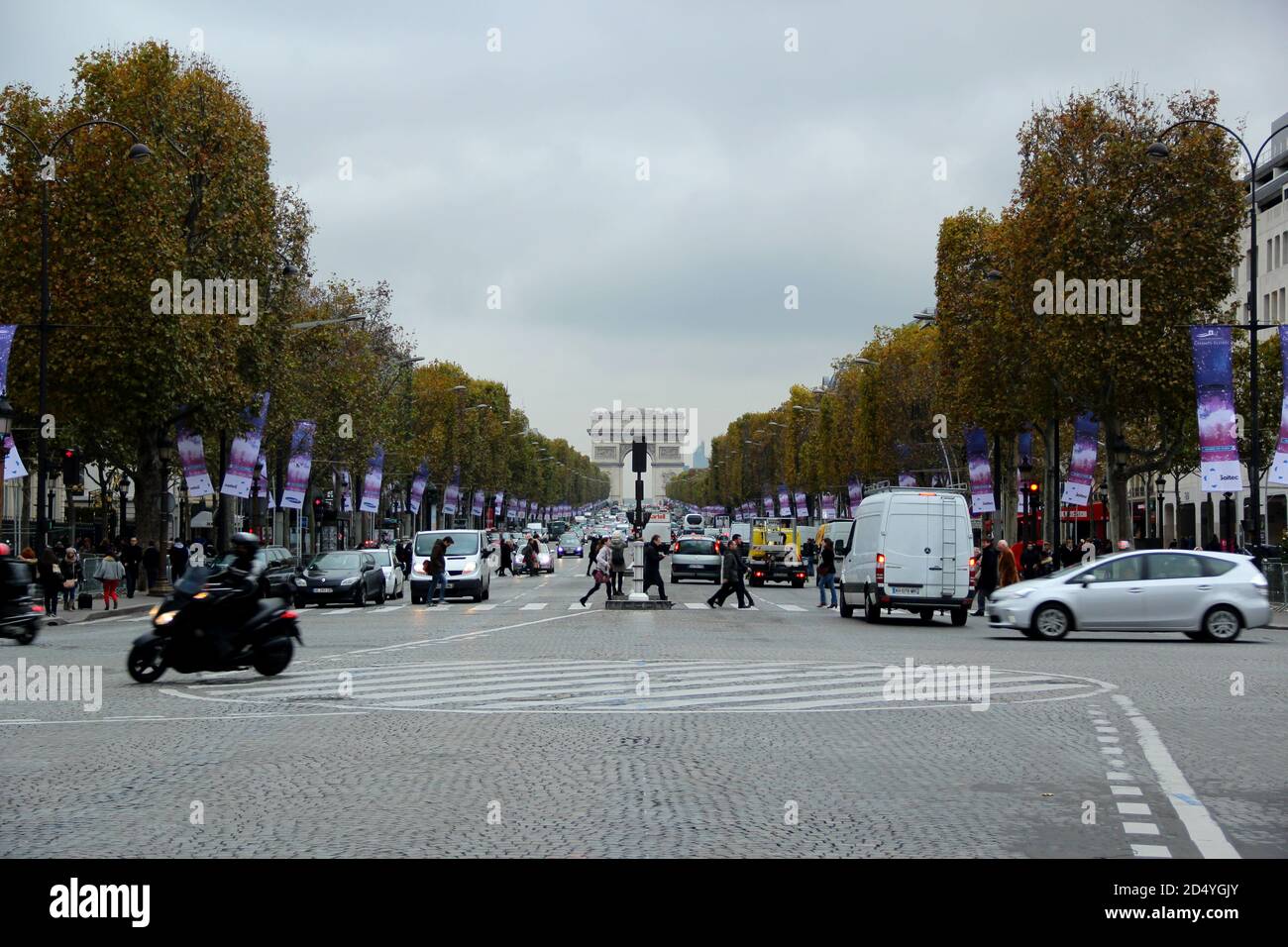 Avenue Champs-Élysées in Paris Stock Photo - Alamy